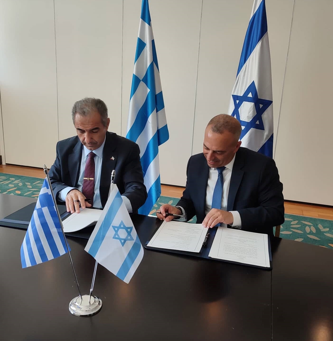 Signing of Memorandum of Understanding (MoU) between the Defence Policy ...